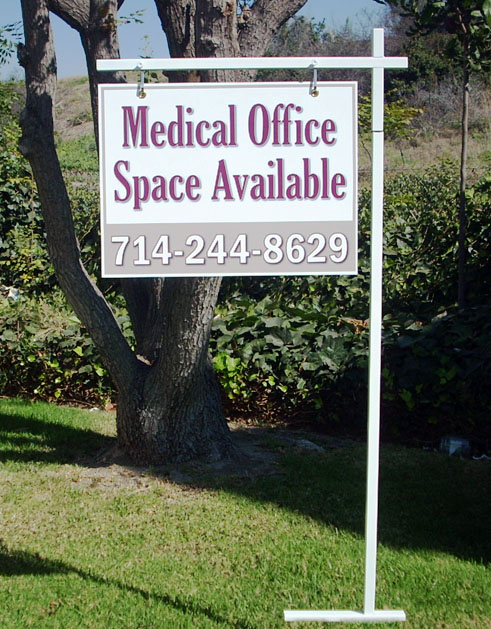 Printed signs and cut vinyl: PVC, Coroplast, Aluminum, Foamboard, Wood ...